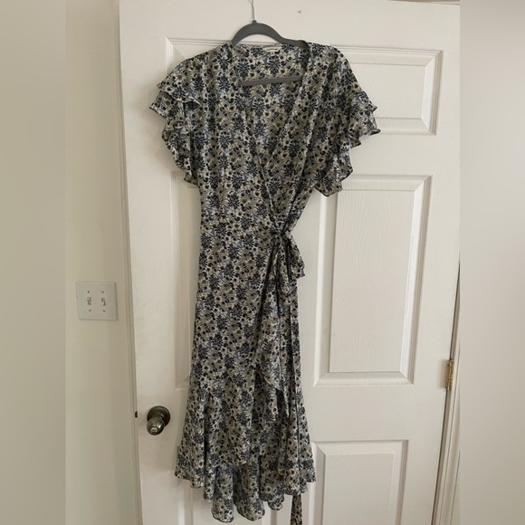 Max Studio | Dresses | Max Studio Womens Blue Green White Floral Wrap ...
